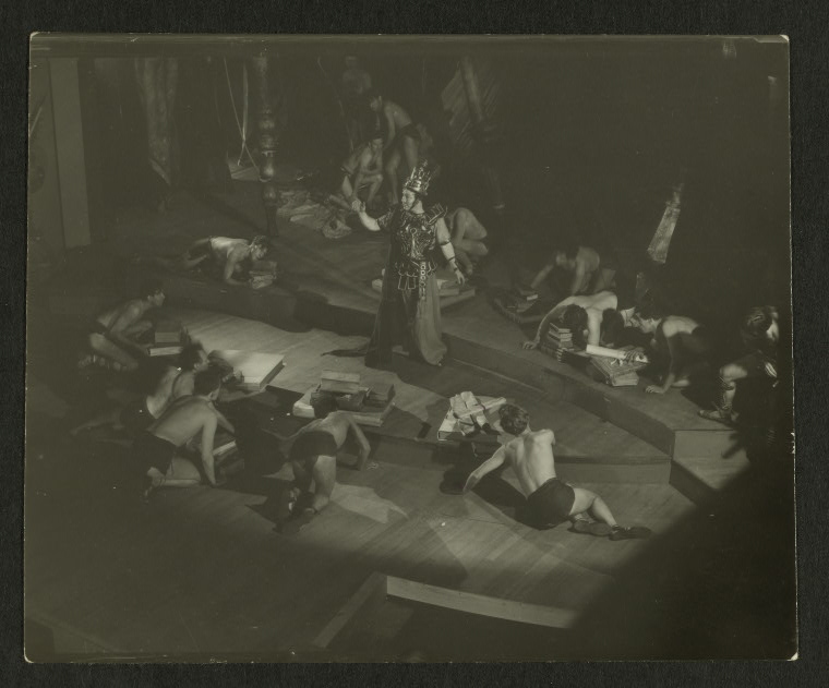 How Western Theatre Has Portrayed Islam | HowlRound Theatre Commons